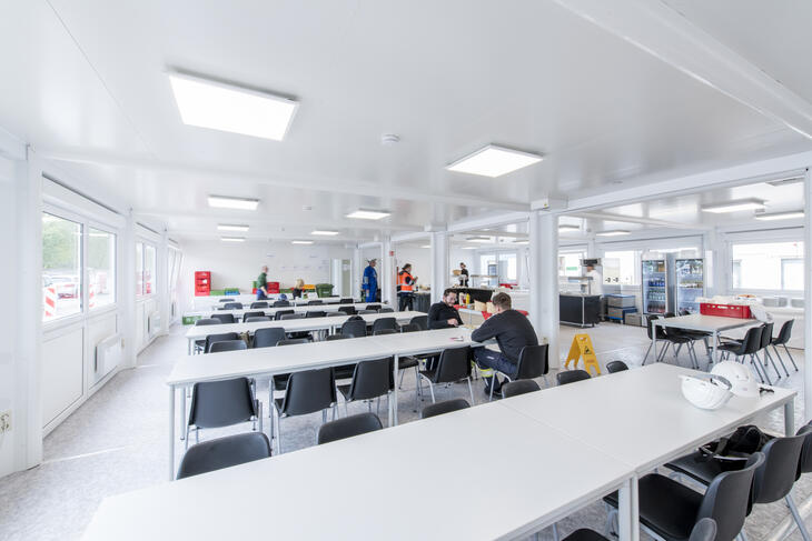 Changing rooms and lounges